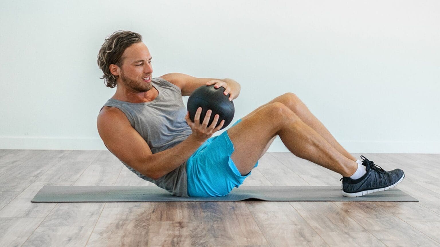 🍫 5 exercices pour renforcer ses abdos avec des poids